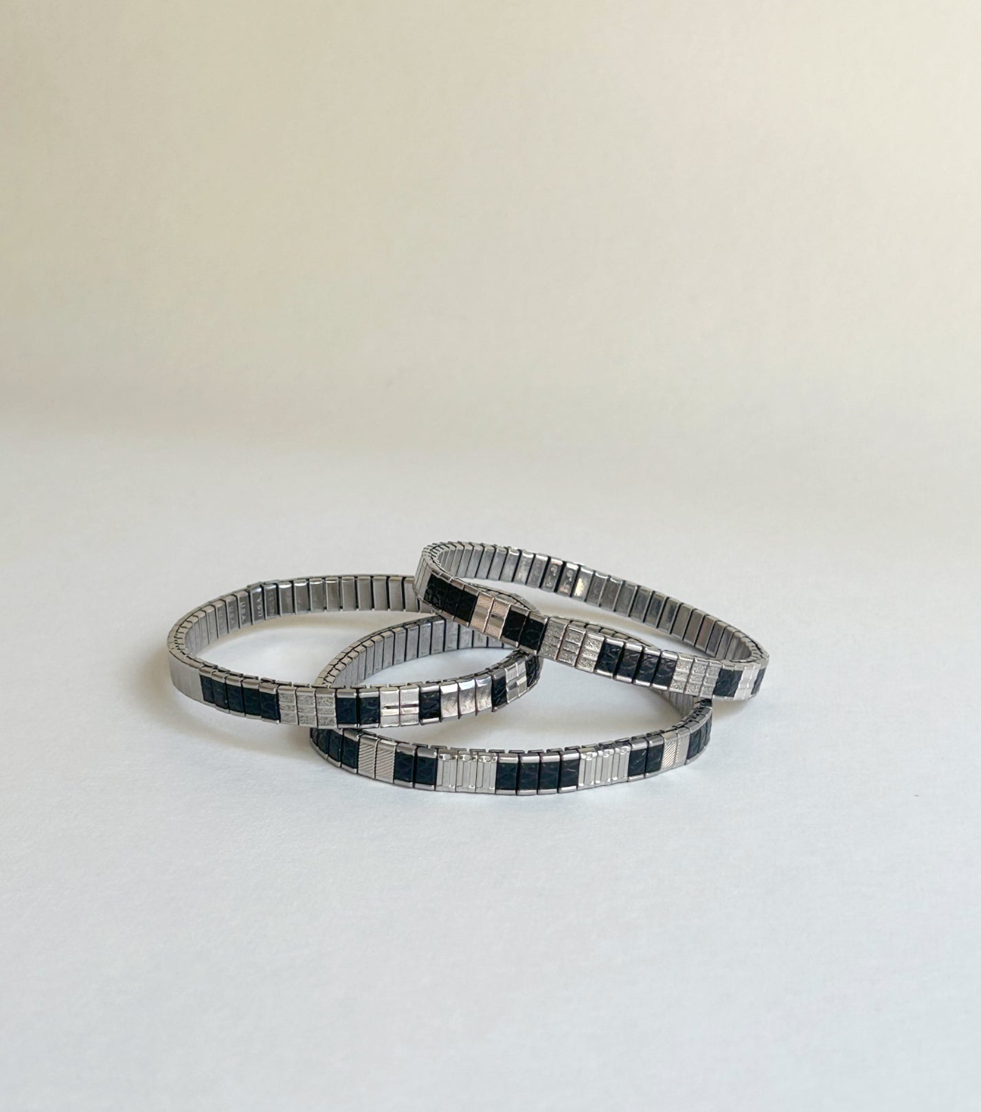 MEN'S THIN MIX BANDS – Ruby Star